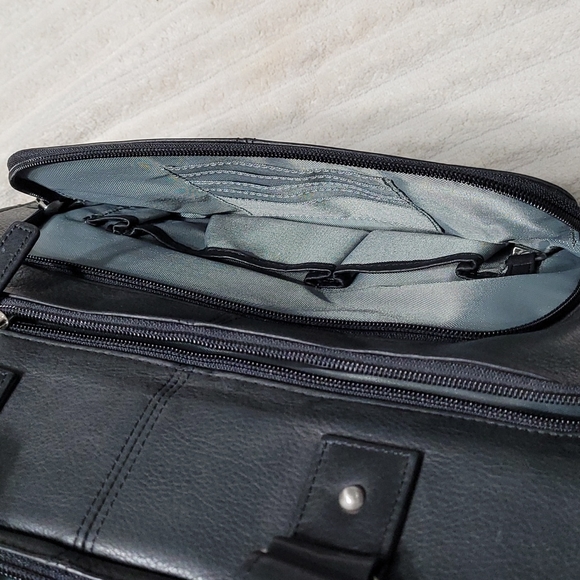 Levenger | Bags | Expandable Brief Bag | Poshmark